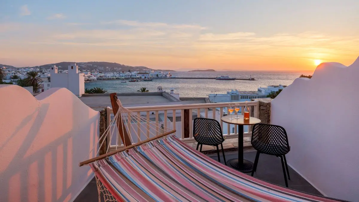 Yalos Hotel Mykonos: Η απόλυτη κυκλαδίτικη εμπειρία στο κέντρο της ...