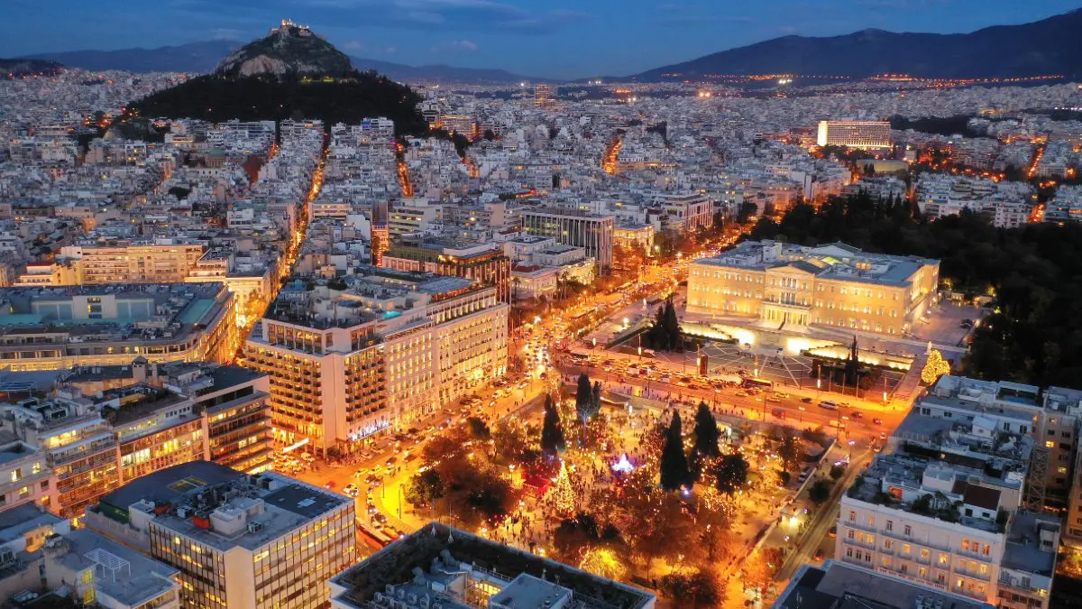 Η λάμψη των Χριστουγέννων και της Πρωτοχρονιάς σε κάθε γωνιά της ...