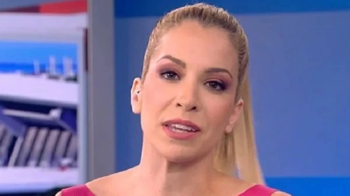 Πέταξε τα «αυστηρά» ρούχα του Καλημέρα Ελλάδα - Ανανεωμένη με αέρινη ...