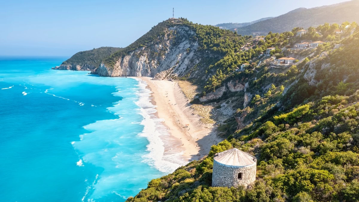 Λευκάδα: Η μαγεία του καλοκαιριού στο σμαράγδι του Ιονίου - ΤΑΞΙΔΙ ...