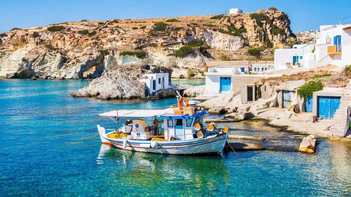 Κίμωλος: Καλοκαίρι στο πανέμορφο κυκλαδίτικο νησί με τους κρυμμένους ...