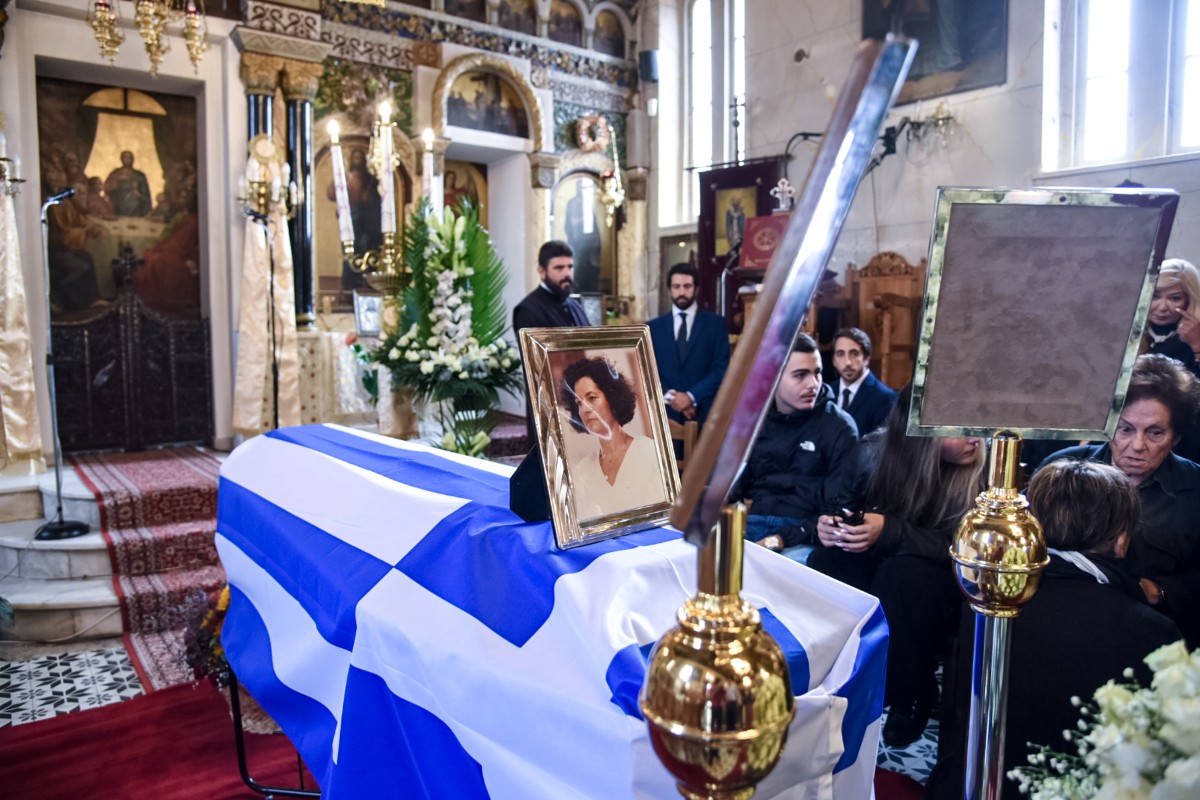 Βάσω Παπανδρέου: Βαρύ το κλίμα στην κηδεία της - Η επιθυμία της ...
