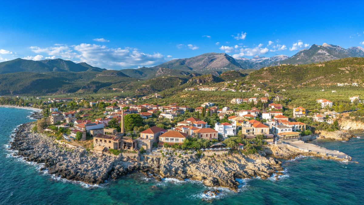 Καρδαμύλη: Καλοκαιρινά ραντεβού ανάμεσα σε πέτρα και θάλασσα - ΤΑΞΙΔΙ ...