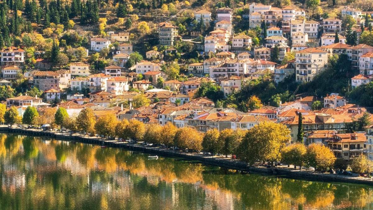 Καστοριά: 10 λόγοι για να την επισκεφθείς φέτος και να τη θυμάσαι για ...